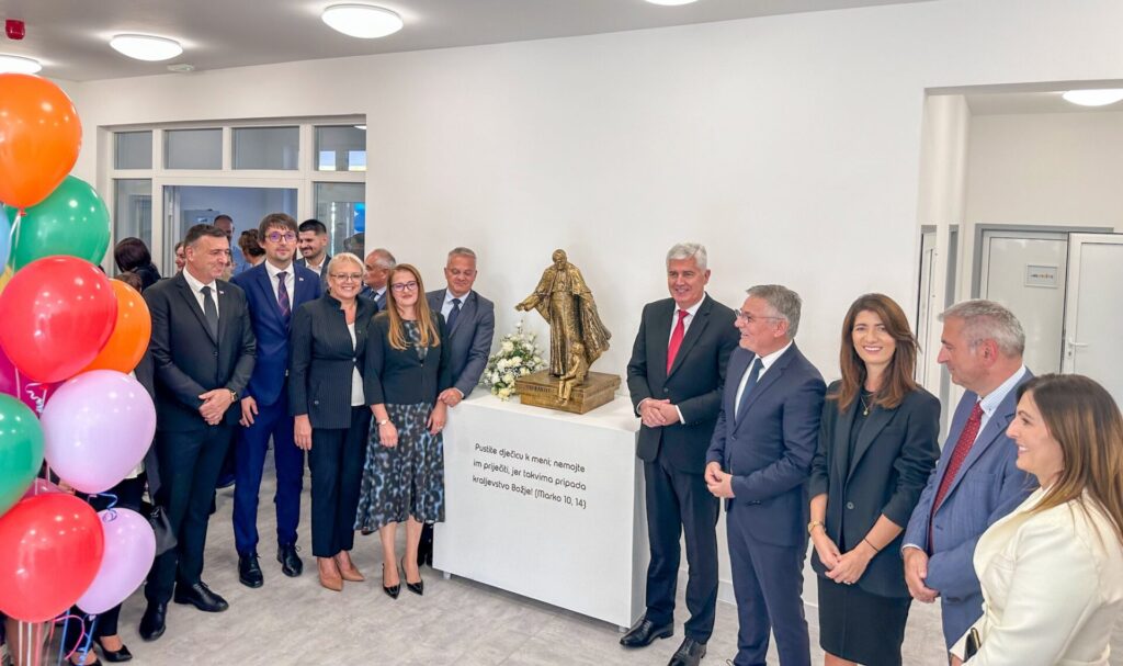 U Grudama otvoren Edukacijsko-rehabilitacijski centar "Ivan Pavao II." - Predsjednica FBiH